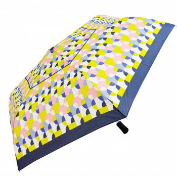 おすすめボタンひとつでラクラク開閉できます。荷物が多い時や自動車の乗り降りに便利です。親骨の先端には風によくしなるグラスファイバーを使用しています。持ち運びしやすいコンパクトな三つ折りタイプです。※開閉は必ずボタンで行ってください。タグに記...