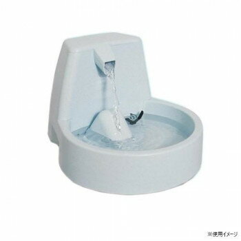 ペットにいつでも新鮮でおいしい水を♪ペットにいつでも新鮮でろ過されたおいしい水を供給する、活性炭フィルター付きのペット用自動給水器です。「ドリンクウェル」 シリーズの中でも、スタンダードなタイプ。低電圧(12V)システムは、ポンプが簡単に外...