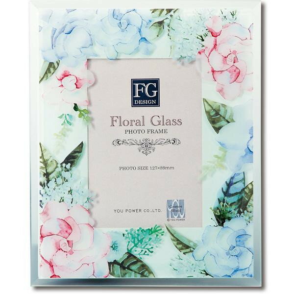 ナチュラルテイストが魅力☆シンプルで使い勝手が良いガラスのフォトフレームに、透明感ある水彩画の花や風に揺れる野花をアレンジ。繊細な色使いが優しく空間を飾ります。サイズ16×20×1cm個装サイズ：22×18×3cm重量約0.35kg個装重量...