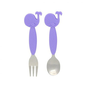 おすすめ(AZ)カラフルなスプーンとフォークです。シリコン製で持ちやすいグリップです。食べ物をしっかりキャッチする先端を丸めたフォークは、子ども達の為に安全に設計されています。サイズスプーン:14.9×1.4×2.8cm、フォーク:14×1...