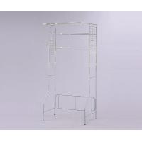 収納に困りがちな洗濯周りを有効に活用できるランドリーラック。洗濯物をその場で干せるハンガーバー付です。フック等が掛けられるメッシュパネルを伸縮した際に棚の隙間を埋められるバスケットが2つ付いています。後フレームでがたつきを防止します。サイズ...