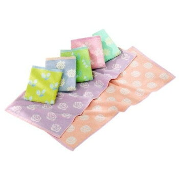 一週間楽しめる7枚組タオル7枚組のため、一週間毎日使えるジャガードタオルです。サイズ約34×80cm個装サイズ：34.0×28.0×4.0cm重量個装重量：504g素材・材質綿100%仕様洗濯機洗い可(洗濯ネット使用)手洗い可タンブル乾燥不...