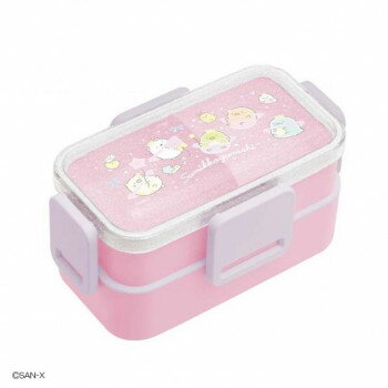 ランチにぴったり!すみっコたちと楽しくランチタイム!4点ロックふわっと2段ランチボックスが登場。ふわっと盛れるフタでおいしさUP。4点ロックでしっかりホールド!フタはラメ入りでキラキラかわいい。抗菌加工がうれしいね!天使の羽がついたすみっコ...