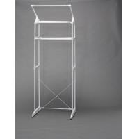 洗濯機の上部空間を有効活用できるランドリーラック。洗濯物をその場で干せるハンガーバー付です。棚はプラスチック製のフラット棚で小物が落ちにくい構造です。サイズ個装サイズ：33×11×72cm重量4100g個装重量：4870g素材・材質塩化ビニ...