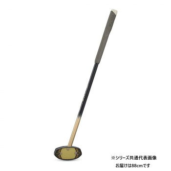 重さと硬さで転がすストロングシャフトで思い通りの操作性。花梨ウッドとストロングシャフトで重量化。「重いのに操作性が高い」を実現した設計です。高硬度のウッドと硬いゴールドフェイスを使用し、高反発を実現。新設計シャフトで抜群の操作性。ヘッドに向...