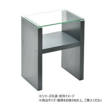 シンプルなデザインシンプルなガラスサイドテーブルです。シンプルなデザインなのでどのようなお部屋のテイストにもマッチしやすく、飽きのこないデザインです。天板には8mmの強化ガラスを使用しているので、天板に直接熱いコップなどを置いても問題ありま...