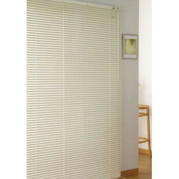 部屋をスマートに見せることのできるブラインド。スラット幅25ミリのブラインド『カリーノ』。スラットの開閉により採光を調整でき日差しを防げるブラインドです。※シリーズ共通画像です。商品サイズ・お届けカラーをよくご確認の上、ご購入ください。※モ...
