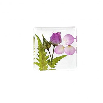 カラフルな押し花をとじ込めましたピンク、イエロー、ブルー。本物の花を閉じ込めた、まるで小さな花畑のようなデザイン。テーブルに置くだけで、空間がぱっと明るくなる様なテーブルアクセサリーです。食卓を艶やかに彩ってくれます。※すべて手作業の為、記...