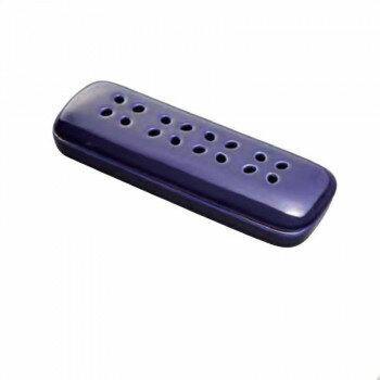 オススメの商品です(AZ)蓋を使用すれば灰の飛び散りも気になりません。特殊な網を使用しているため、1本でも燃焼します。お手入れを考慮した切欠きがあります。滑り止め付き。サイズ奥行65×幅198×高さ36mm個装サイズ：8×21×4cm重量3...