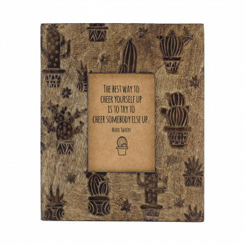 温もりあるマンゴーウッドのフォトフレームメキシカンなサボテン柄のフォトフレームです。柄部分を残して彫ることで絵柄をデザインしています。マンゴーウッドが持つ温かみのある素材感で落ち着くインテリアに。※天然素材の為、サイズ、色、木目等は1つ1つ...