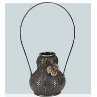 「瑞峰」作の網代花器です。木の葉にちょこんとくっついている蛙が愛らしい瓢型の花器です。サイズ高31.5×幅19.5×奥行13cm個装サイズ：15×21.5×33.5cm素材・材質青銅製造国日本「瑞峰」作の網代花器です。 木の葉にちょこんとく...