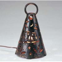 和風の雰囲気たっぷりなインテリア照明です。隙間からあふれる木漏れ日が優雅な空間を演出してくれます。　サイズ高25×幅14.5×奥行14.5cm個装サイズ：16.5×16.5×27cm素材・材質アルミ仕様白熱灯器具、電源AC100V、54W、...