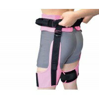 車いすに座ったまま簡単装着!!ズレ上がり防止の太ももベルトで持ち上げた時もズレにくい構造で、股関節付近にベルトがないので違和感がありません。サイズ全長:85cm、幅:11cm個装サイズ：30×20×10cm重量個装重量：500g素材・材質ポ...