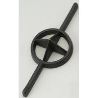 大きい竹を割る!頑丈な鋳物です。竹割作業の必需品です。サイズ全長420mm、刃渡り200mm個装サイズ：42×20×5cm重量3500g個装重量：3500g素材・材質鋳物製造国日本大きい竹を割る! 頑丈な鋳物です。竹割作業の必需品です。