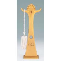 数珠掛けです。数珠のほかに、ネックレス・時計・カギ掛けとしてもお使いいただけます。大切なものを掛けておくのに、便利な数珠掛け。サイズ高30×幅11×奥行7cm個装サイズ：8×12×32cm素材・材質アルミ製造国日本数珠掛けです。 数珠のほか...