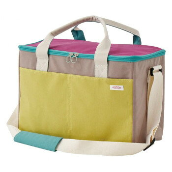 おすすめカラフルな色使いが特徴的なレジャーバッグです。飲み物や食材などがすっぽり入ります。生地には撥水加工を施しているので、ナチュラルな見た目でも水濡れや汚れをしっかり防止してくれます。前面には細かなものが収納できる2ポケット付きです。サイ...