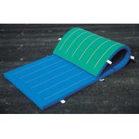 衛生的な抗菌防臭・防カビ・消臭仕様です。抗菌防臭・防カビ・消臭加工を施し、衛生的で吸湿性に優れ異物の混入のないフェルトと、衝撃吸収性と復元性に富んだスポンジの積層型。裏面はノンスリップ型です。サイズ150×600×5cm個装サイズ：78×1...