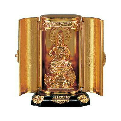 和室などのインテリアにおすすめの合金製の仏像です。渡辺景秋作の仏像。高岡伝統工芸仏師が制作する仏像は全国の寺院に納品されています。サイズ個装サイズ：15×10×10cm重量個装重量：500g生産国日本和室などのインテリアにおすすめの合金製の...