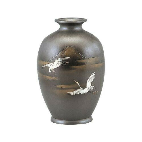 花のある暮らしを演出する花瓶です。伝統工芸師が作る重厚感あるブロンズ製花瓶。玄関・居間・和室などを華やかに演出してくれます。サイズ個装サイズ：20×20×30cm重量個装重量：700g生産国日本花のある暮らしを演出する花瓶です。伝統工芸師が...