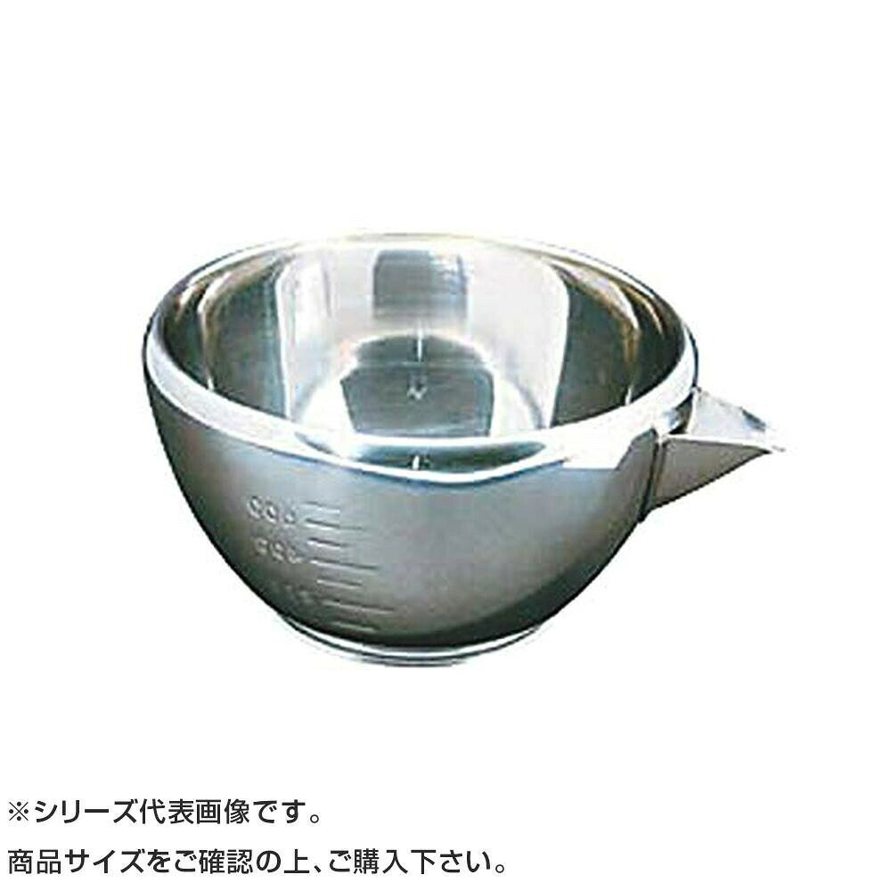 ステンレス製の片口ボウル!便利な目盛り付き。100cc〜400ccまで100cc刻み。サイズ径Φ135×高さH75mm個装サイズ：9.2×15.5×14.9cm重量個装重量：192g素材・材質18-8ステンレス仕様容量(700cc)生産国日...
