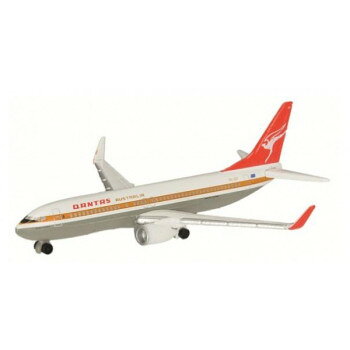 細部まで緻密に作り上げられたエアプレーンモデル!!カンタス航空の旅客機の1/600スケールエアプレーンモデルです。サイズ飛行機:幅6.3×奥行6.8×高さ4cm、スタンド:2.3×2.3×高さ3cm個装サイズ：10.0×10.0×2.7cm...