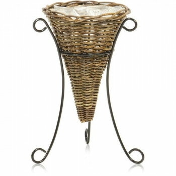 スタイリッシュなかご付のアイアンスタンド付いているカゴは柳で作られており、ナチュラルな風合いが特徴です。カゴの内側にビニールが付いていますのでアレンジもしやすくなっております。いつもと違うアレンジやお店のインテリア、什器としてつかってみたり...