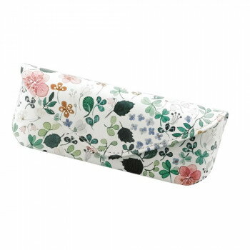 華やかなメガネケース北欧の自然をモチーフにしたおしゃれなデザインのメガネケースです。※マグネット式のケースは磁気の影響を受けやすい物には近づけないでください。※磁気カード、磁気テープ、磁気ディスク、精密機械や電子医療機器など、特にペースメー...