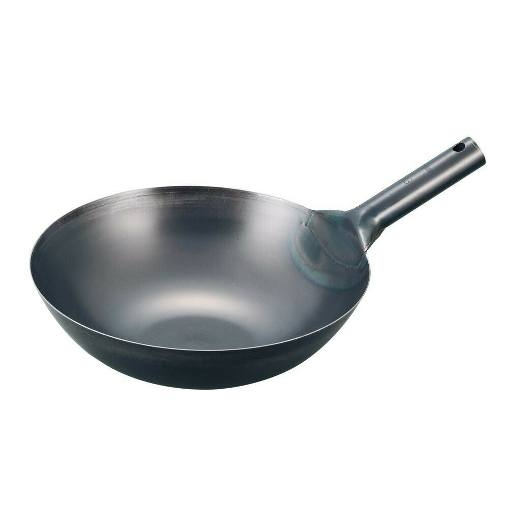 耐久性に優れ、強火調理に最適です。錆びに強く・きめが細かく・油なじみも良いブルーテンパー材を使用した中華片手鍋です。熱回りがよく、すばやく調理ができます。サイズ内寸:30cm、深さ:75mm個装サイズ：12×48×31cm重量1050g個装...