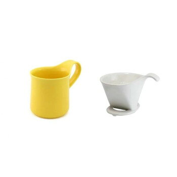 お手軽ドリップコーヒーセットお手軽にドリップコーヒーを始められます。誰でも簡単に美味しいコーヒーを淹れられるので、プレゼントにもオススメです。※同色のセットでも焼成窯の違いで、多少の色の差がある場合があります。※全ての製品が均一ではない個体...