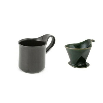 お手軽ドリップコーヒーセットお手軽にドリップコーヒーを始められます。誰でも簡単に美味しいコーヒーを淹れられるので、プレゼントにもオススメです。※同色のセットでも焼成窯の違いで、多少の色の差がある場合があります。※全ての製品が均一ではない個体...