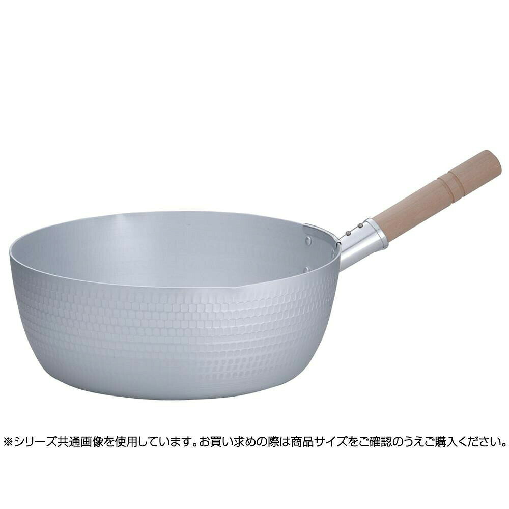 幅広く使えます。注ぎ口が両側にある雪平鍋です。サイズ内径303×深さ123mm個装サイズ：32.0×47.0×17.0cm重量1.04kg個装重量：1350g仕様容量:7.6L板厚:2.4mmアルマイト加工ガス火専用生産国中国幅広く使えます...
