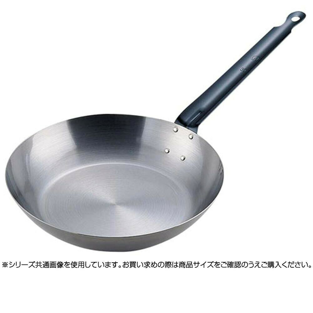 IH対応フライパン。IH対応のシンプルなフライパンです。サイズ内径402×深さ80mm、底径290mm個装サイズ：42.0×57.0×11.0cm重量3.47kg個装重量：3750g仕様IH対応板厚:2.3mm生産国日本IH対応フライパン。...