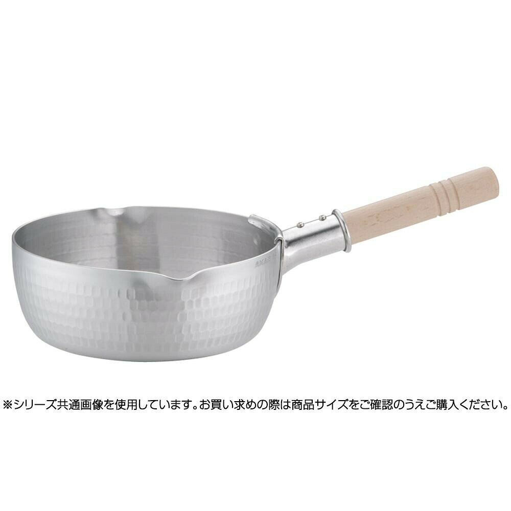 耐久性に優れたアルミ鍋。注ぎ口が両側にある雪平鍋です。サイズ内径18cm×深さ70mm個装サイズ：20.0×35.0×11.0cm重量0.33kg個装重量：650g仕様容量:1.4L板厚:1.7mm生産国日本耐久性に優れたアルミ鍋。注ぎ口が...