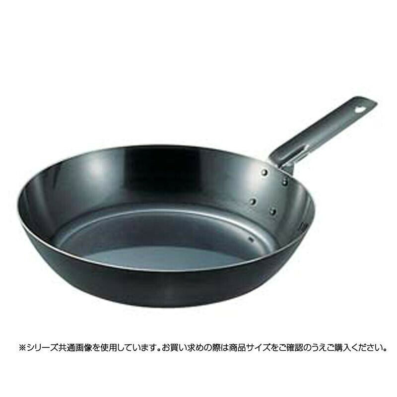 幅広くお使いいただけます。柄の短いオーブン用のフライパンです。サイズ内径280×深さ50mm、底径195mm個装サイズ：30.0×45.0×8.0cm重量1.45kg個装重量：1750g仕様IH対応板厚:2.3mm柄長:135mm生産国日本...