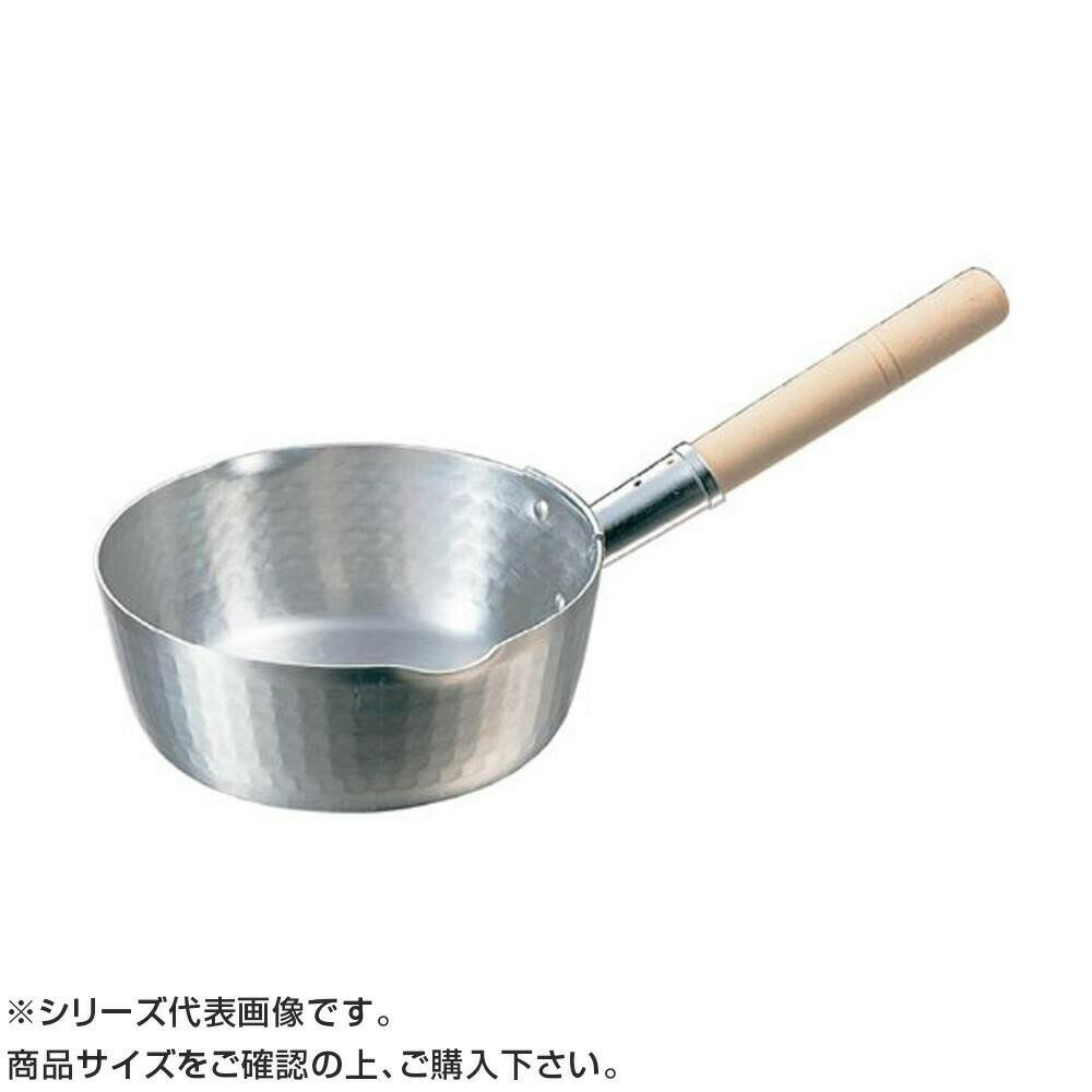 丸底が特徴のアルミ製鍋！肉じゃが、ブリ大根やお味噌汁等、和食を作るのにおススメです。サイズ内径Φ240×深さ95mm個装サイズ：12×44.4×25.8cm重量個装重量：732g素材・材質本体:アルミ二ウム柄:天然木仕様容径:3.8L板厚:...