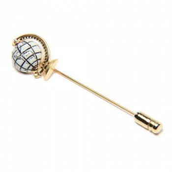 地球儀のラペルピン地球儀をモチーフにしたクラシックだけどユニークなラペルピン。立体的で色合いの良い上品な仕上がりで、襟元をさりげなくお洒落に演出できます。旅行好きな方へのプレゼントとしても人気の一品です。ニューヨーク発アクセサリーブランドS...