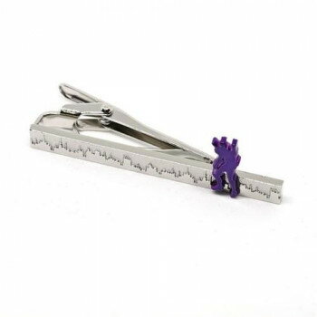 タイバー第3新東京市に佇むエヴァンゲリオンのシルエットが絶妙なデザインのタイバーです。細部にまでこだわり抜いた逸品で、普段使いはもちろん、コレクション、お土産、プレゼントや記念品としても喜ばれること間違いなしです。ニューヨーク発アクセサリー...