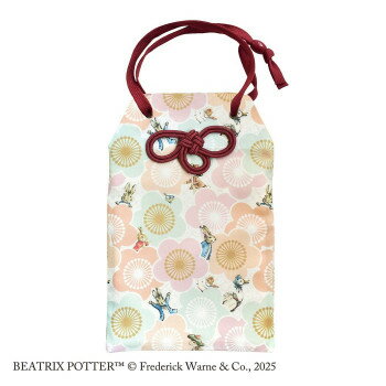 お守りの形をしたポーチ特大サイズの御朱印帳が2冊はいります。袋の側面にはポケットがついていいるので、拝観チケットなども入れておけます。袋後面にポケット有り、チケットなど入れられて便利です。サイズ約W17.5×H27cm個装サイズ：20.0×...