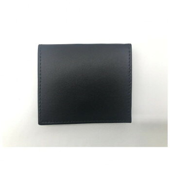 おすすめ中身が見やすく、コンパクトで携帯しやすい形です。基本キャッシュレス、でもちょっと小銭を持ち歩きたい派におすすめ。イタリアで丁寧に鞣された表情豊かな革を活かし、主張しすぎないマットな質感が魅力です。表面の発色の美しさは、インナーに使用...