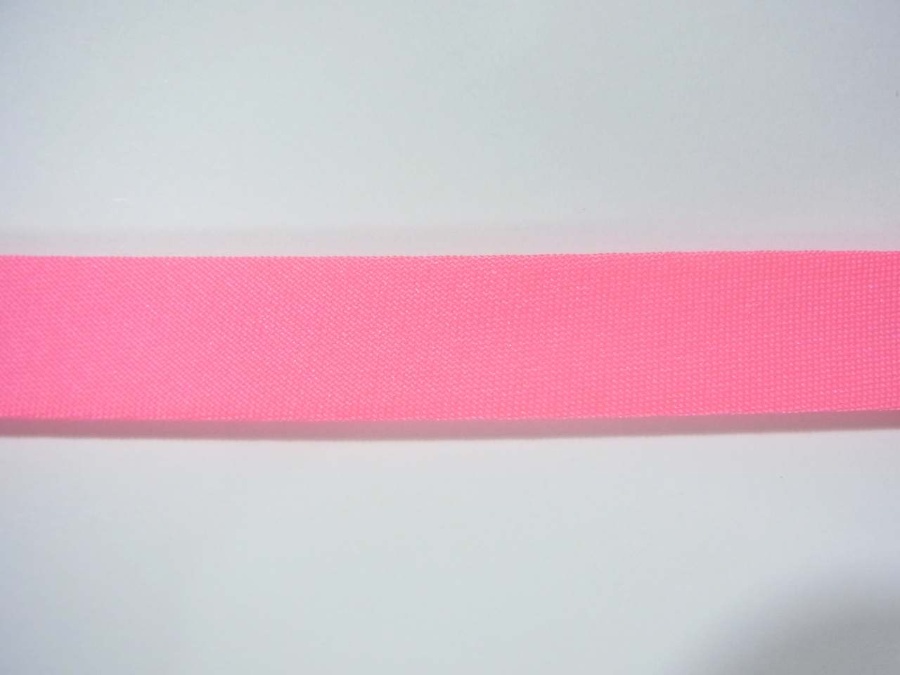 ・日本製 ・素材はポリエステルです。 ・3mでの価格です。 ・バイアス加工ですので繋ぎがありますのでご了承下さい。 ・巾に1mm前後誤差がある場合がありますのでご了承下さい。 ・モニターの環境等により実物の色が多少違う場合がありますのでご了...