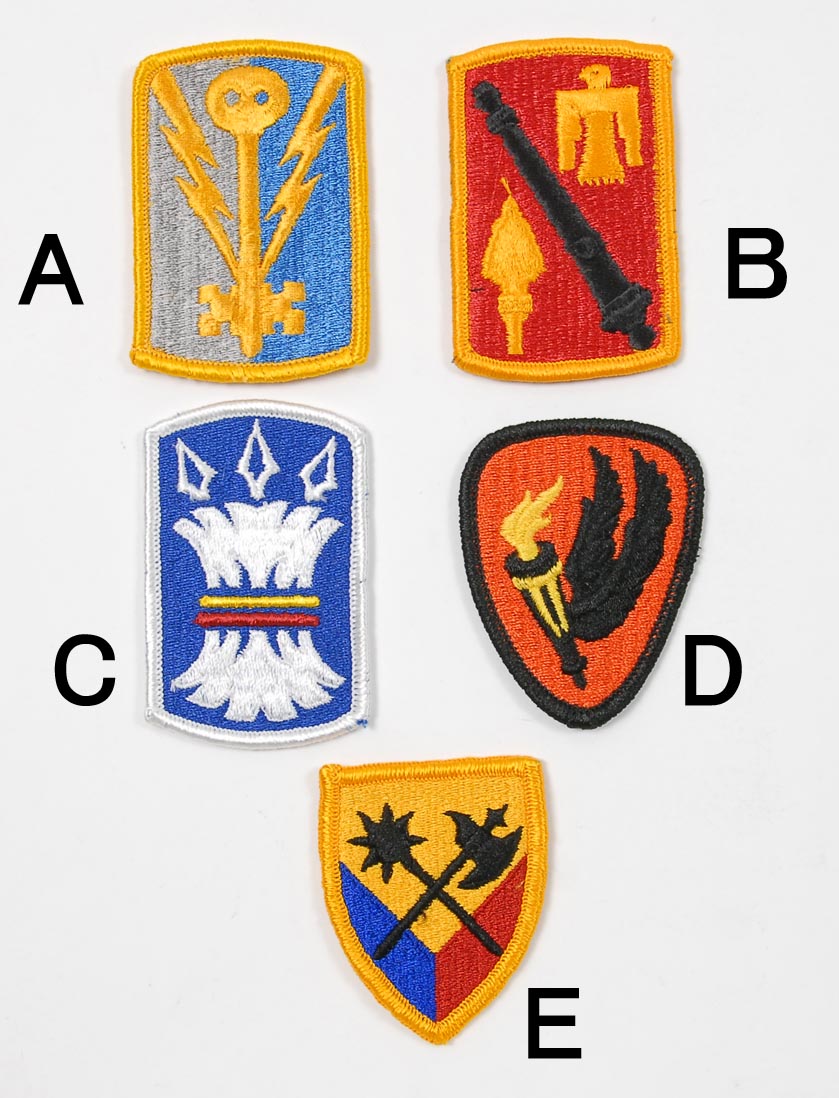 ミリタリーカラー部隊章（新品） ja/sb 今の部隊から昔の部隊まで揃っています 肩に付ける部隊を示すものです 通常左肩に付きます カラーワッペンはカーキ色のシャツやドレスシャツ ジャケットに付きます 一般の洋服にも良く合うと思います 縫い...