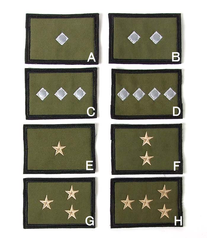 チェコ、OD．ショルダー階級章 （新品）ペア /jlb チェコ軍本物肩階級章 肩のエポレットに取り付けます 裏にはベルクロが付いていますので シャツ、ジャケットにベルクロを付けると 簡単取り外し可能 横6．5cm、長さ9．5cm最低購入価格...