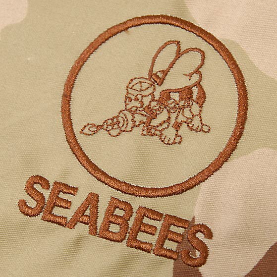 US．SEABEES　ポケット用クロス （新品） jl/mas アメリカ軍本物 これは珍しい物です ファティーグシャツなどに縫い付けて左ポケット の部分になります 皆さんは　バッグ、シャツ、ジャケット等 お好きな部分に付ける事が出来ます 端...