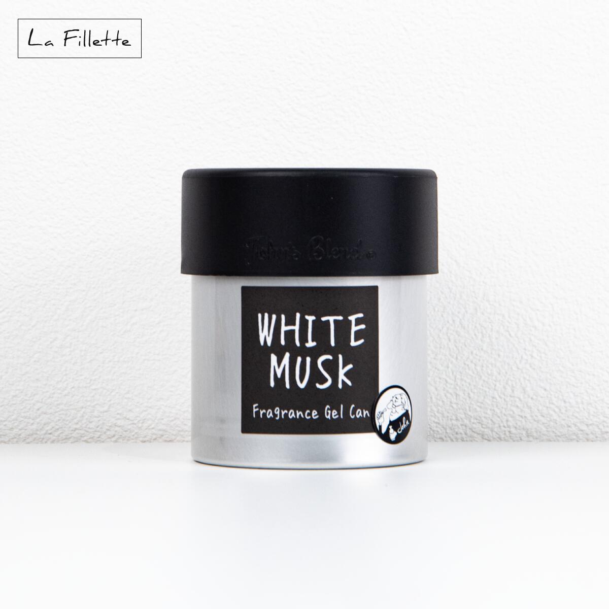 クールなカーフレグランスでいつものドライブをもっと快適に クールなシルバー缶デザインのフレグランスジェルです。 缶のフタを開けるだけですぐに使うことができ、車のドリンクホルダーにすっきり収まります。 ジェル状なので中身がこぼれる心配がなく、...