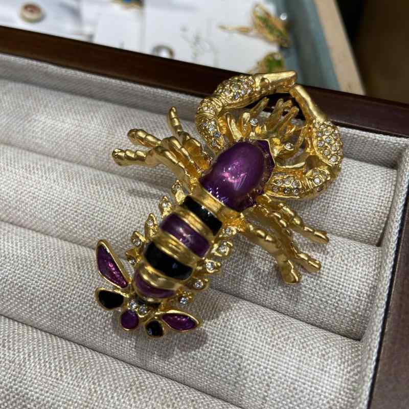 ・カテゴリ: 胸針・主な素材: 銅・スタイル: レトロ、オリジナルデザイン・デザイン: 動物、花、幾何学・処理技術: 電気メッキ・カラー: ロブスター・機能: 記念、装飾、ギフト、防犯・対象: レディース