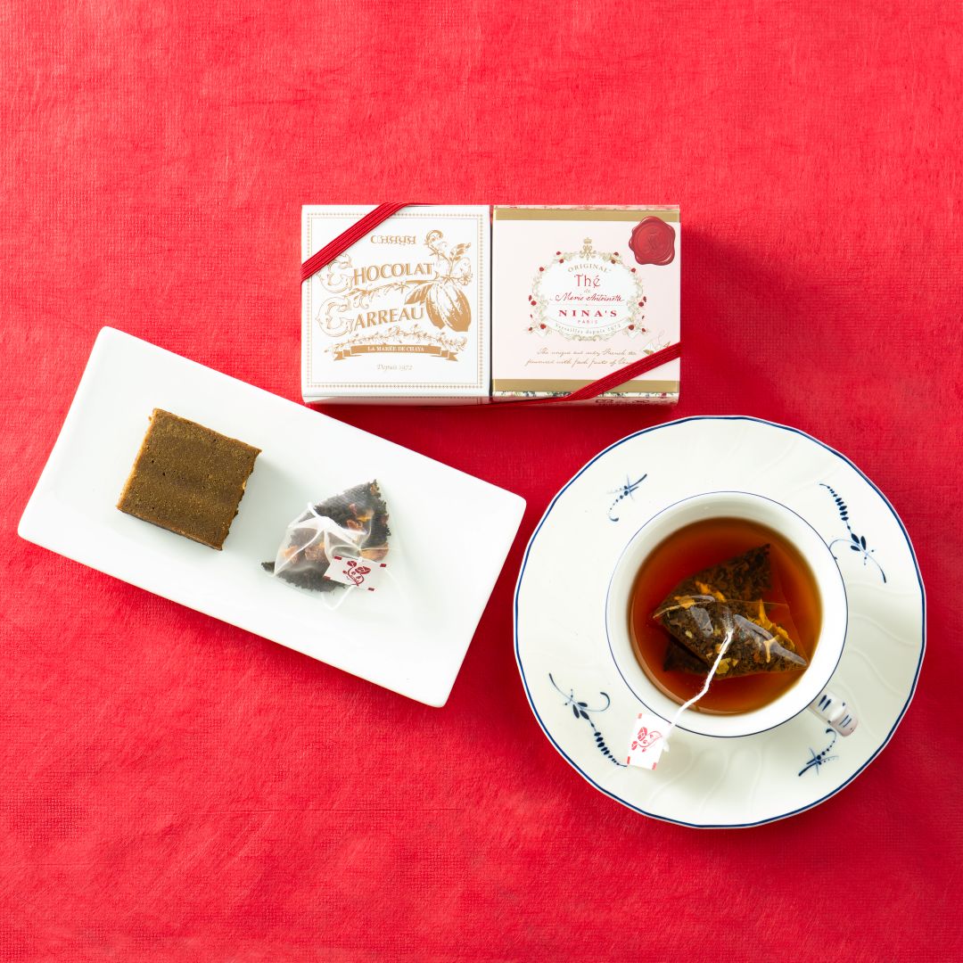 商品情報名称チョコレート菓子、紅茶原材料名【葉山のショコラ・カロミルクティー】チョコレート（国内製造）、液全卵、マーガリン、砂糖、小麦粉、粉糖（砂糖、コーンスターチ）、紅茶、食用精製加工油脂、加糖れん乳／トレハロース、乳化剤、香料、膨張剤、...