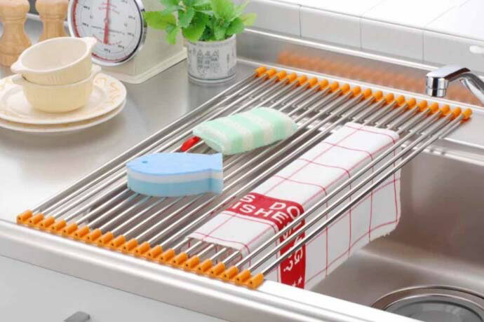 シンクの上に置くだけの簡単水切り！ ふきん・食器・野菜の水切り、麺類の湯切り、調理台としてなど、いろいろな使い方ができる便利なアイテムです。 使わない時は丸めて収納できるので、場所をとらずコンパクト！ 【商品仕様】 製品サイズ(1個あたり)...