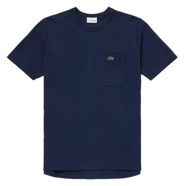 左胸にクロックエンブレムを備えたパッチポケット付きクルーネックTシャツ。ベーシックな出で立ちながら、ラコステらしい鹿の子地使いや、適度にゆとりのあるクラシックフィットシルエット、後ろ身頃を長く採ったダックテールなど、細部のデザインで違いを演...