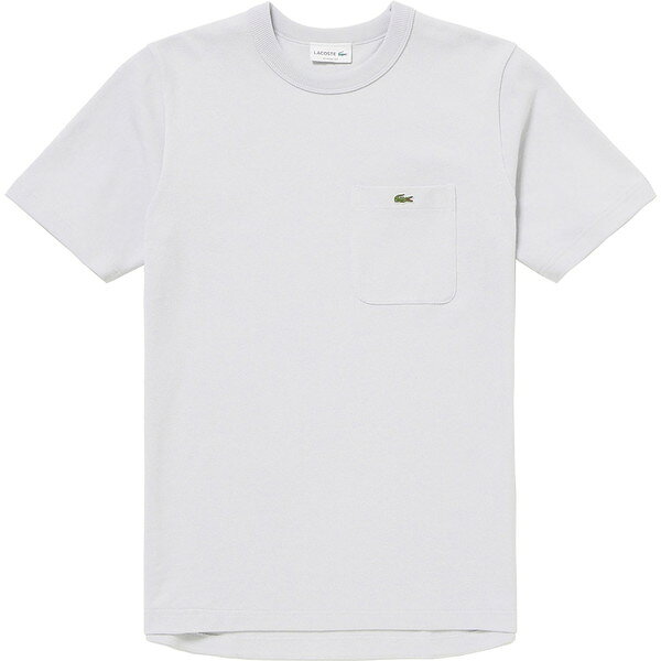 左胸にクロックエンブレムを備えたパッチポケット付きクルーネックTシャツ。ベーシックな出で立ちながら、ラコステらしい鹿の子地使いや、適度にゆとりのあるクラシックフィットシルエット、後ろ身頃を長く採ったダックテールなど、細部のデザインで違いを演...