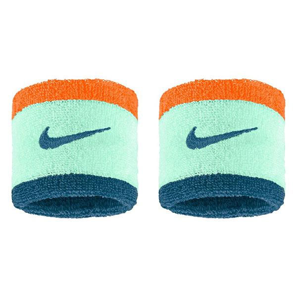 ストレッチ素材でしっかりフィット。 スウッシュの刺繍入りリストバンド 2個セット。 サイズ：F ワンサイズ(長さ18cm×横4.5cm×縦1cm) 素材 70% コットン、19% ナイロン、7% ポリエステル、4% ゴム【023080000...